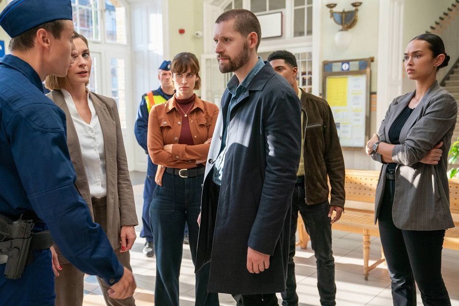 FBI: International - Pilot (S01E01) (2021) | ČSFD.cz