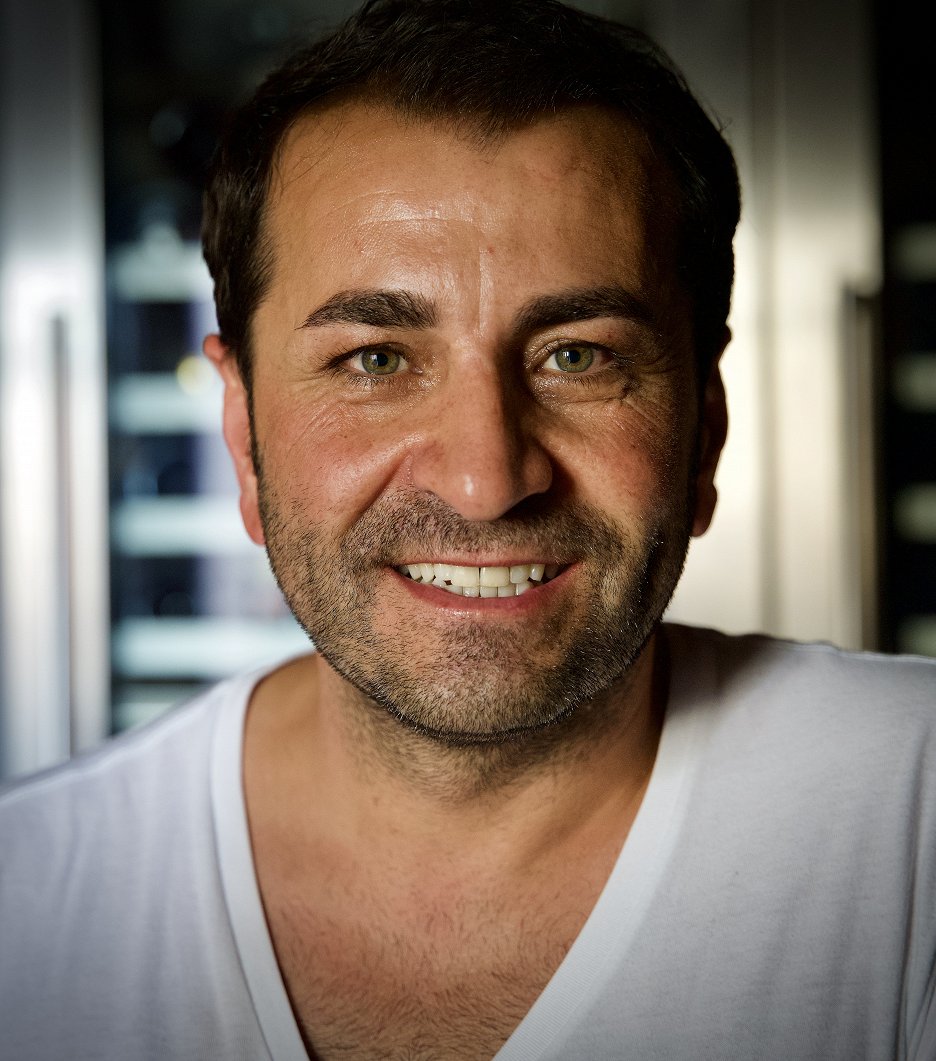 Lebenslinien - Ali Güngörmüs – Mein Griff nach den Sternen (E215) (2023) | ČSFD.cz