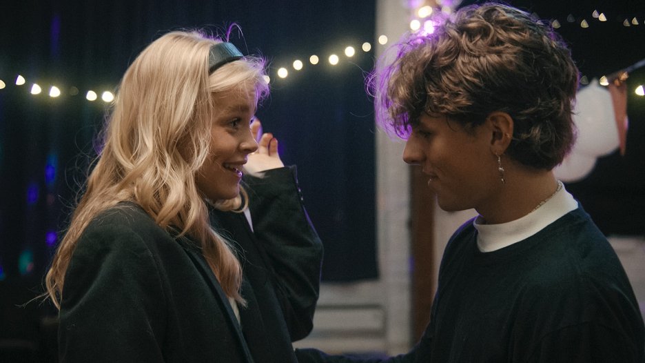 VGS - Festen (S01E09) (2022) | ČSFD.cz