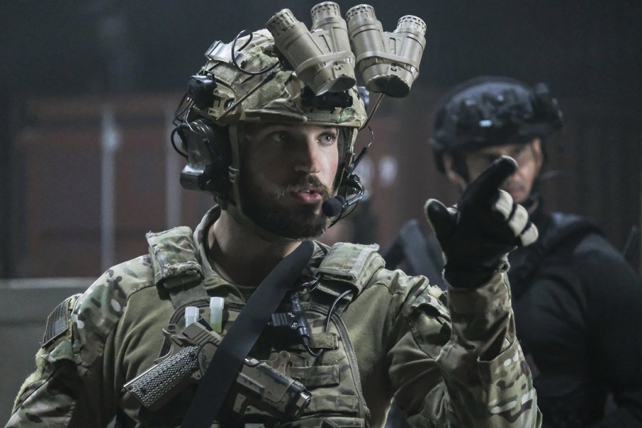 Valor - Oscar Mike (E12) (2018) | ČSFD.cz