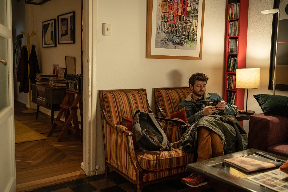 Alfa samci - Osvobození (S01E01) (2022) | Galerie - Z epizody | ČSFD.cz