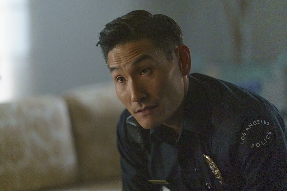 Wolf Pack - Two Bitten, Two Born (E02) (2023) | ČSFD.cz