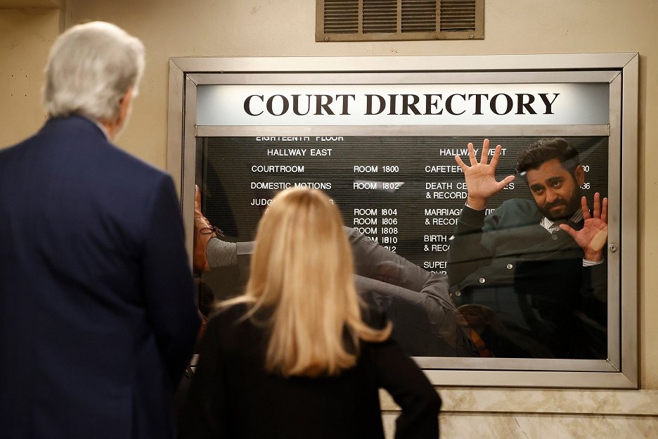 Noční soud - Pilot (S01E01) (2023) | ČSFD.cz