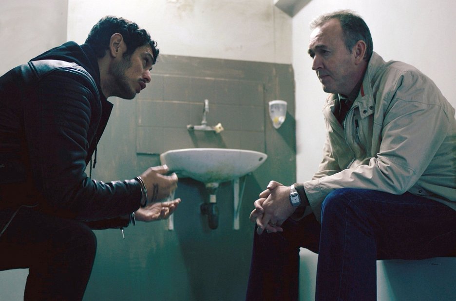 Manayek - Episode 1 (S01E01) (2020) | ČSFD.cz