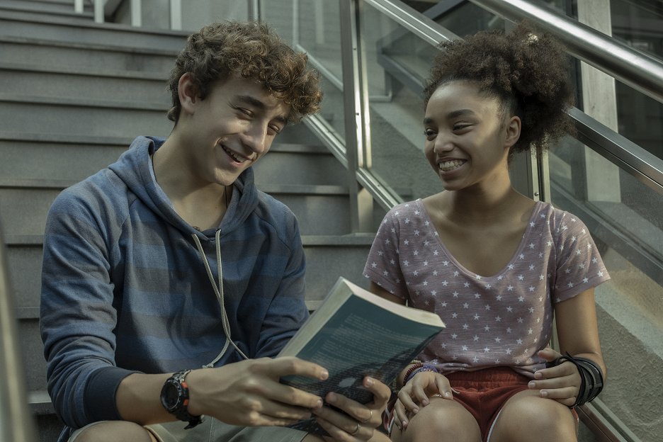 Slečna voyeur - Zločin a trest (E05) (2023) | ČSFD.cz