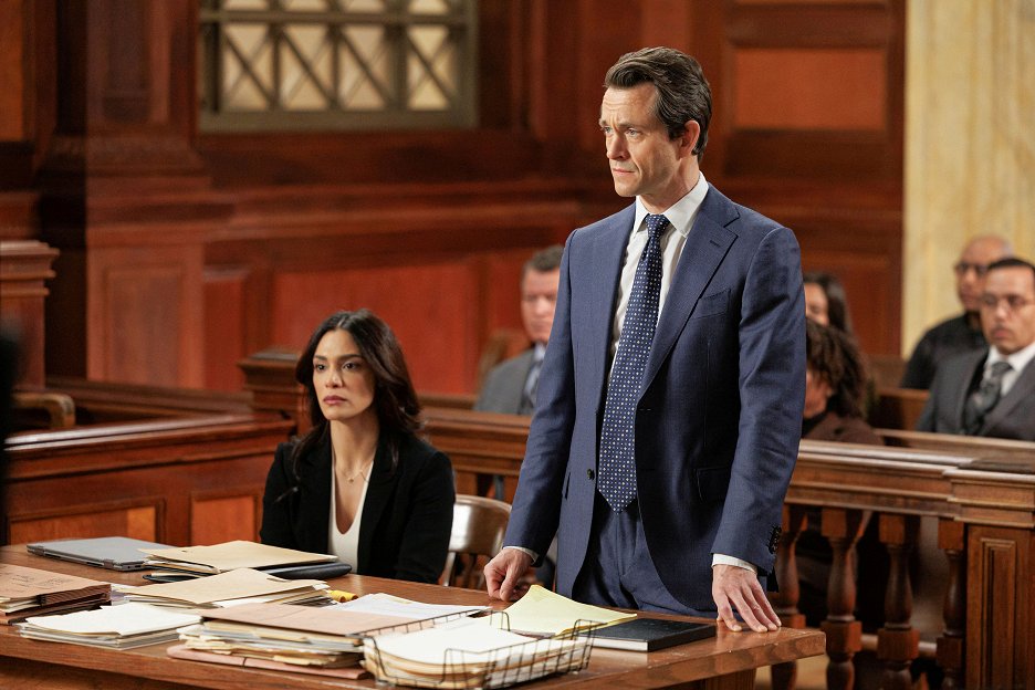 Zákon a pořádek - Land of Opportunity (S22E10) (2023) | ČSFD.cz