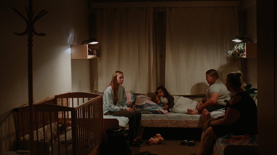 Tady domů (2021) | ČSFD.sk