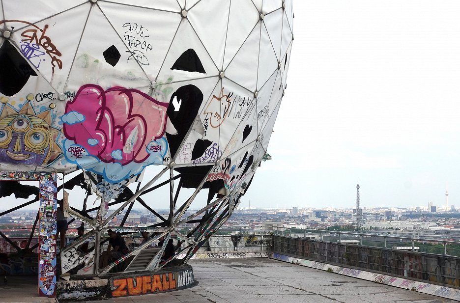 Top Secret - Der Teufelsberg Berlin (2023) | ČSFD.cz