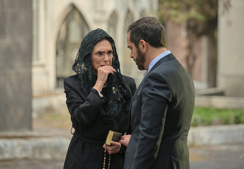 Tríada - 33x3 (E01) (2023) | ČSFD.cz