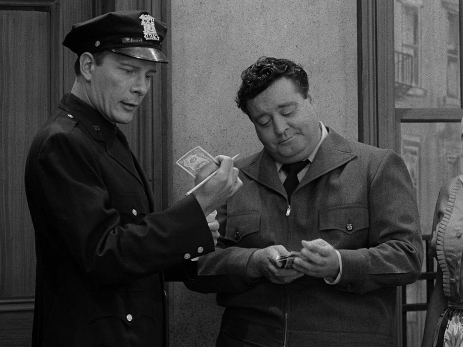 The Honeymooners - Funny Money (E02) (1955) | ČSFD.cz