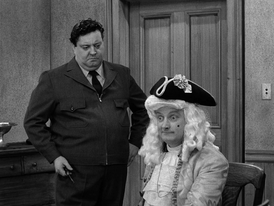The Honeymooners - The Man from Space (E14) (1955) | ČSFD.cz