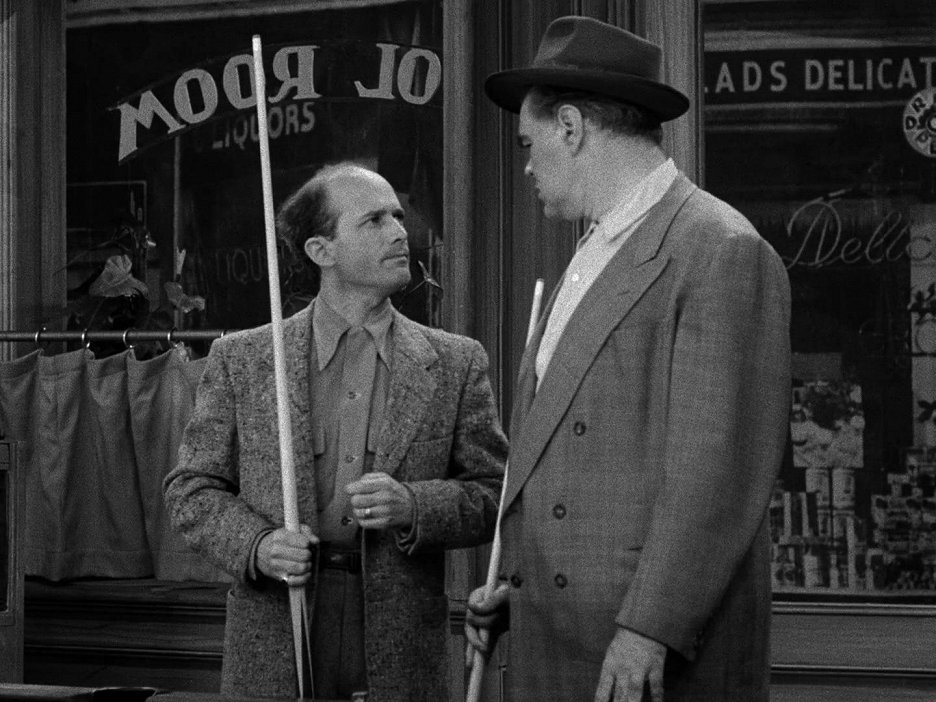 The Honeymooners - The Bensonhurst Bomber (E37) (1956) | ČSFD.cz