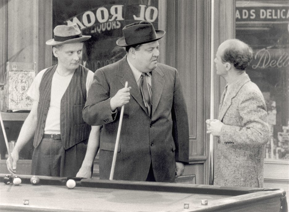 The Honeymooners - The Bensonhurst Bomber (E37) (1956) | ČSFD.cz