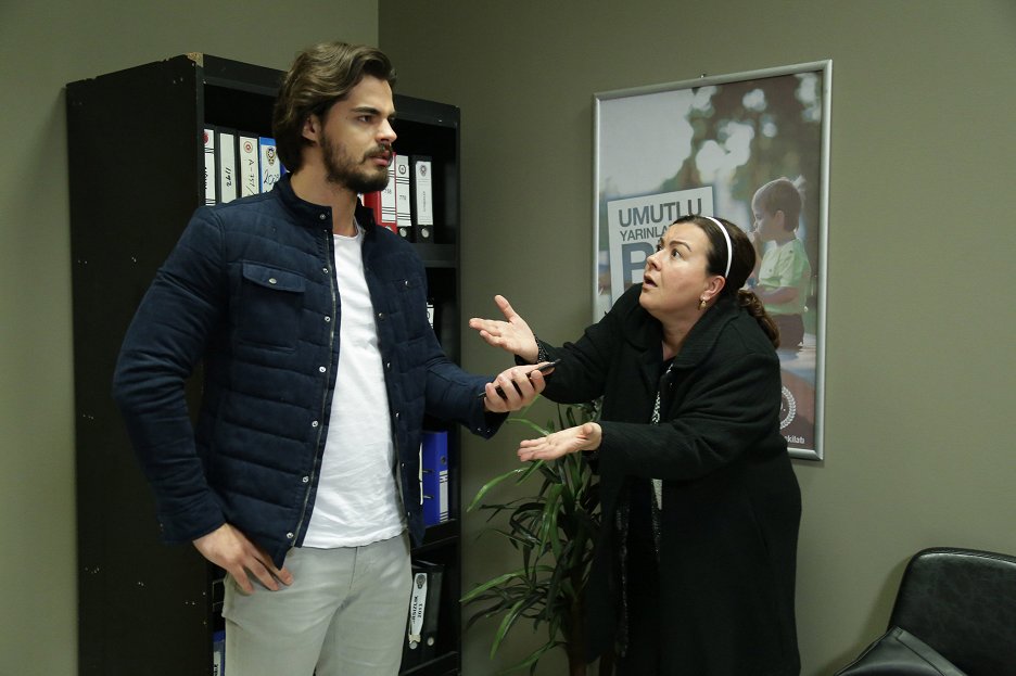 Cennet'in Gözyaşları - Episode 6 (E06) (2017) | ČSFD.cz