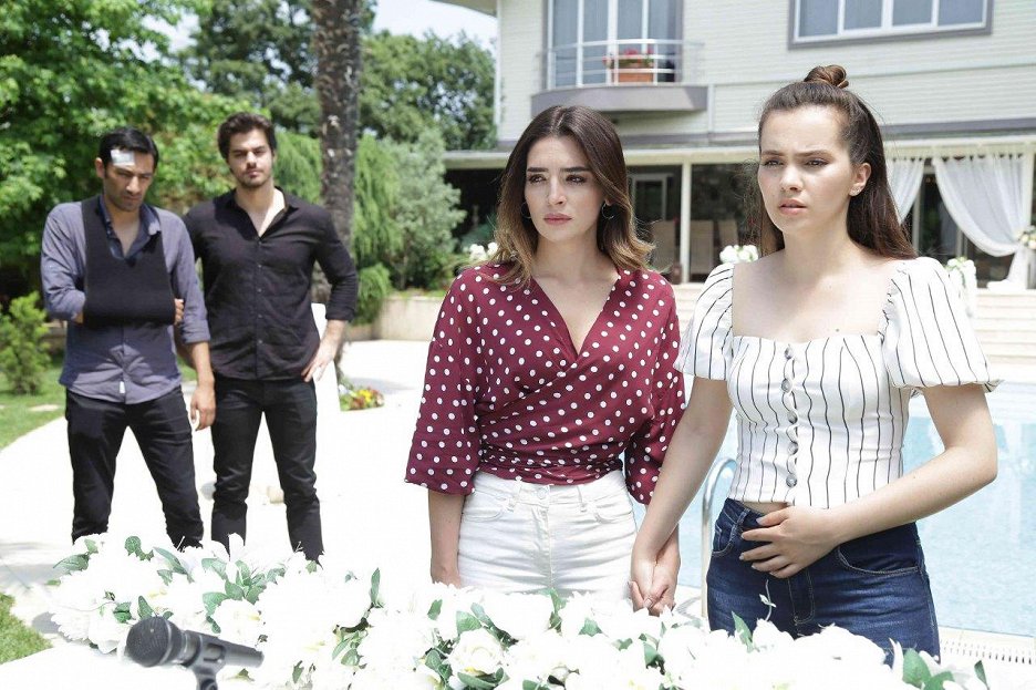 Cennet'in Gözyaşları - Episode 35 (E35) (2018) | ČSFD.cz
