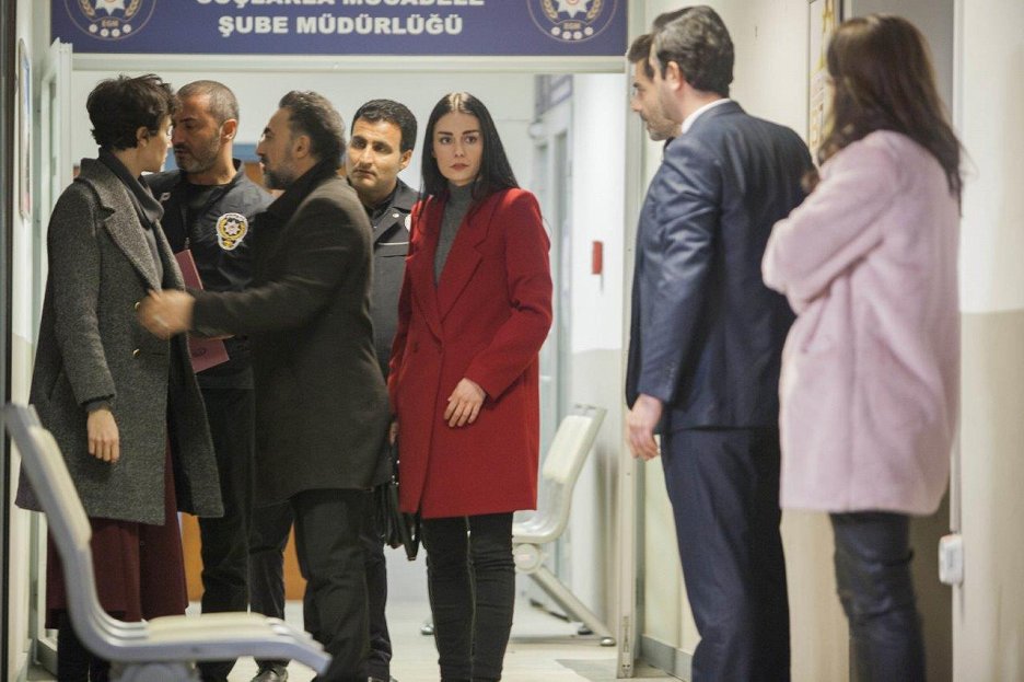 Ağlama Anne - Episode 13 (E13) (2018) | ČSFD.cz