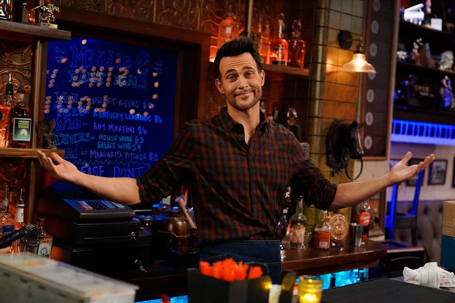 Call Me Kat - Call Me a Sporty Giant (S02E03) (2022) | ČSFD.cz