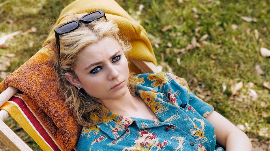 Totally Completely Fine (2023) | ČSFD.cz