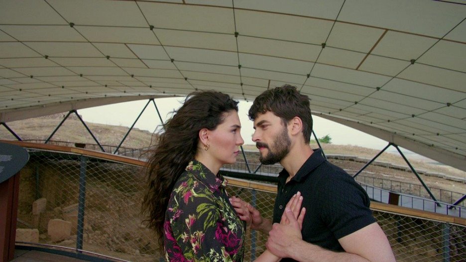 Hercai - Episode 12 (S01E12) (2019) | ČSFD.cz