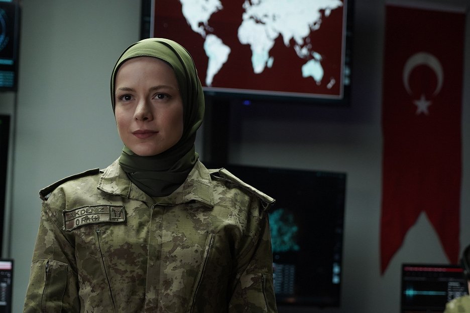 The Patriots - Karmakarışık (E10) (2023) | ČSFD.cz