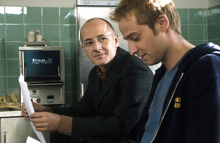 Poslední svědek - Die Jungs aus Dahlem (S06E09) (2004) | ČSFD.cz