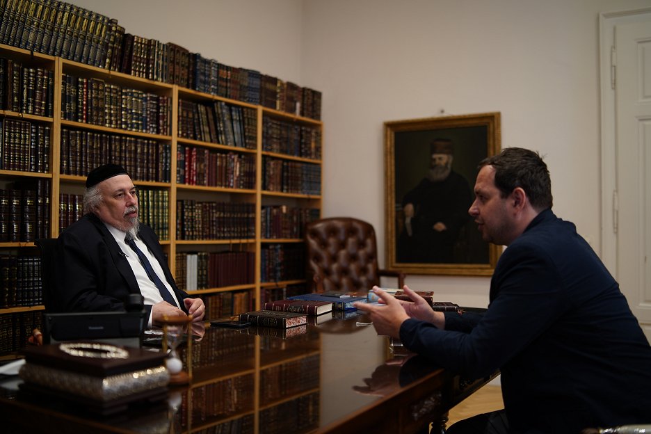 Príbeh dynastie Chatama Sofera (2023) | ČSFD.cz