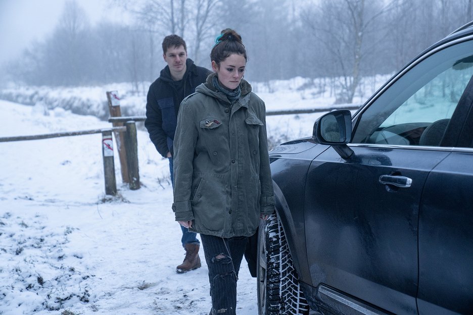 Dvě strany propasti - Hohes Venn (E06) (2023) | ČSFD.cz