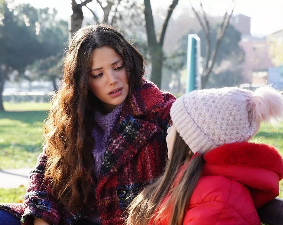 Güzel Günler - Episode 9 (E09) (2023) | ČSFD.cz