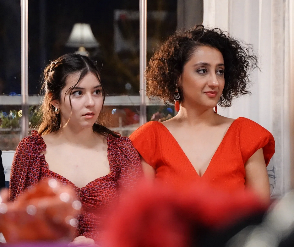 Güzel Günler - Episode 12 (E12) (2023) | ČSFD.cz