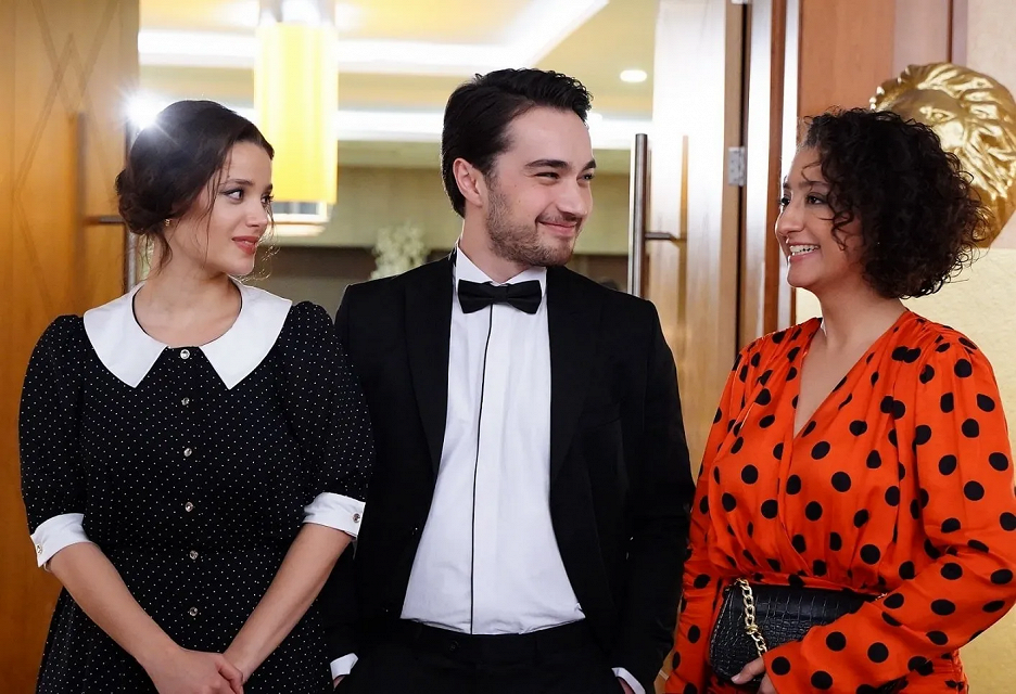 Güzel Günler - Episode 13 (E13) (2023) | ČSFD.cz