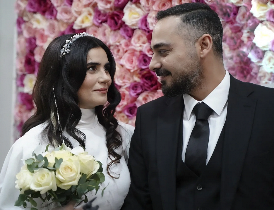 Güzel Günler - Episode 16 (E16) (2023) | ČSFD.cz