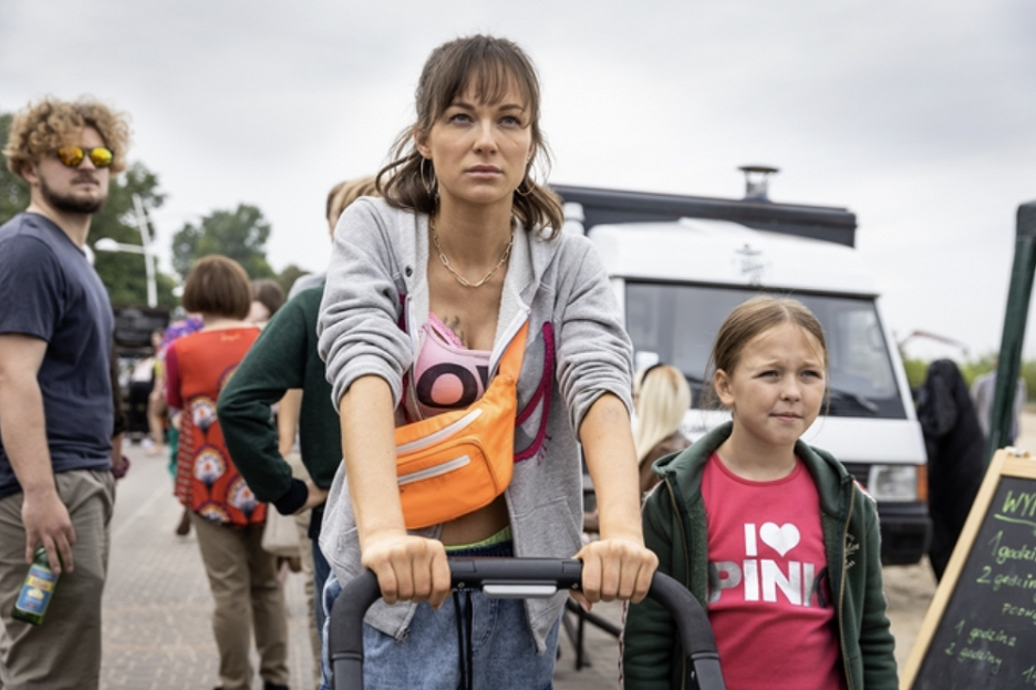 Pati - Episode 1 (S01E01) (2023) | ČSFD.cz