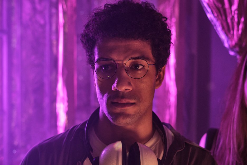 Die Macht der Kränkung - Roko (S02E03) (2023) | ČSFD.cz