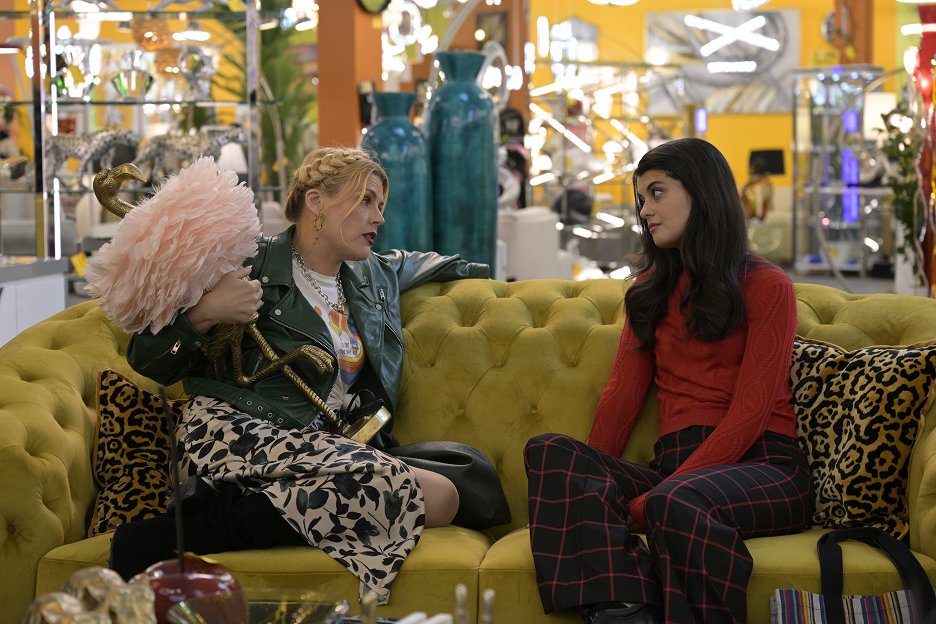 Nezadaná a namol - Coming Clean (S02E09) (2023) | ČSFD.cz