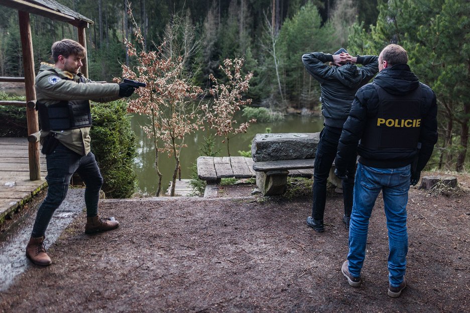 Specialisté - Na čí straně stojíš (S07E31) (2023) | ČSFD.cz