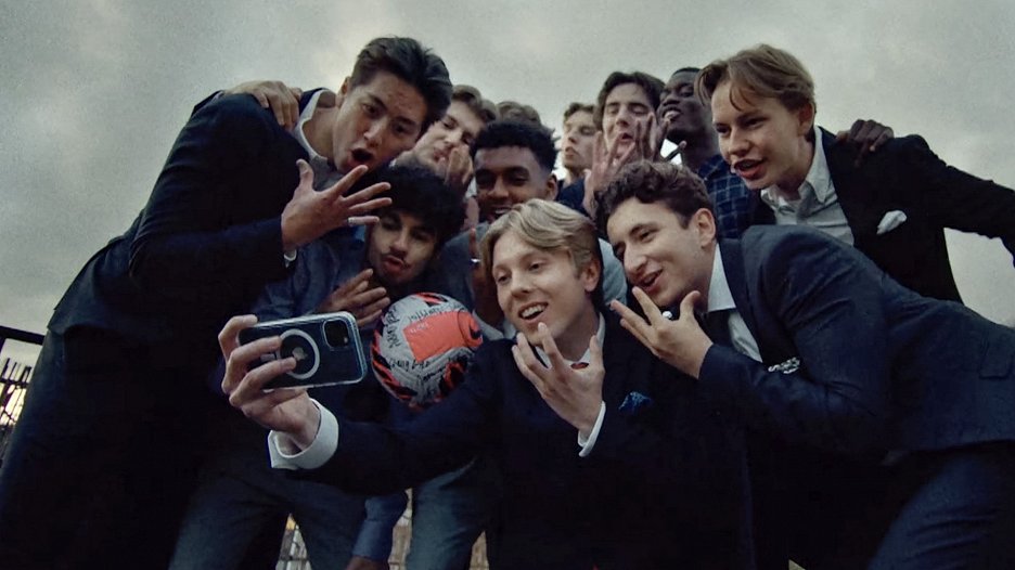 Zvíře - Festen (E08) (2023) | ČSFD.cz