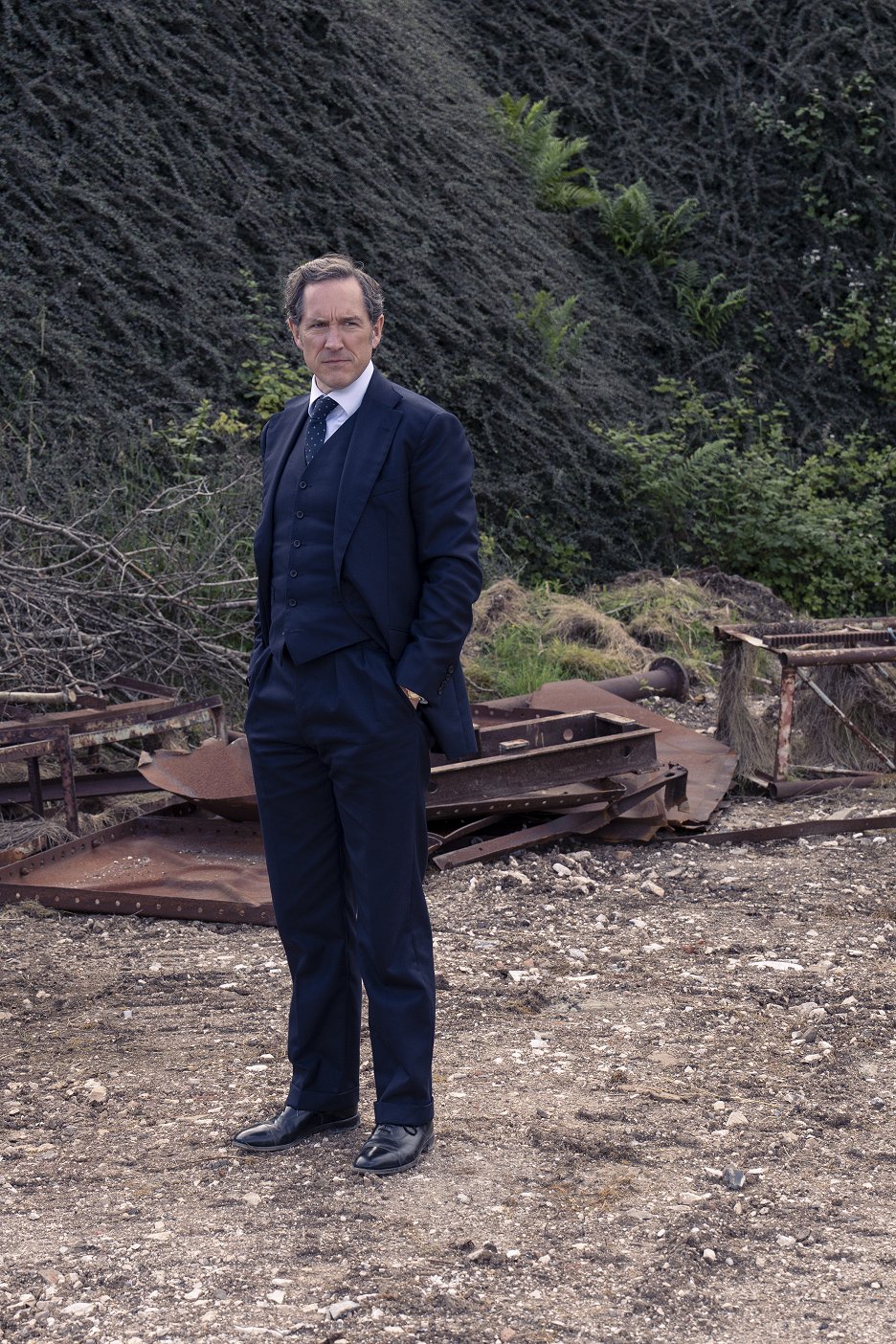 Dalgliesh - Death of an Expert Witness, Part 2 (S02E02) (2023) | ČSFD.cz