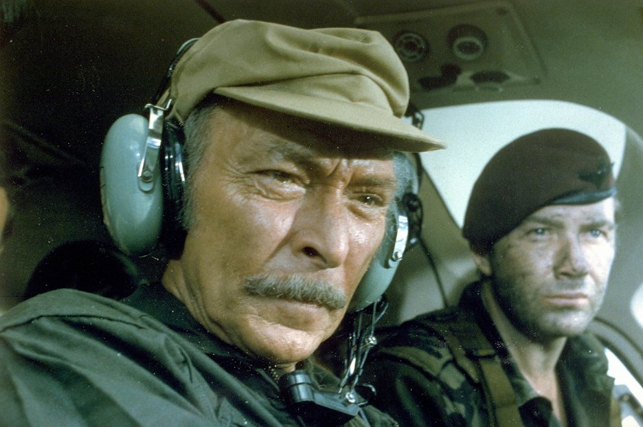 Lewis Collins | ČSFD.cz