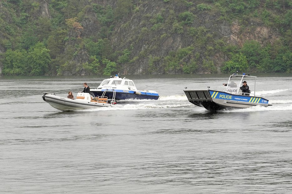 Pod hladinou - Hejl (E06) (2023) | Galerie - Z epizody | ČSFD.cz