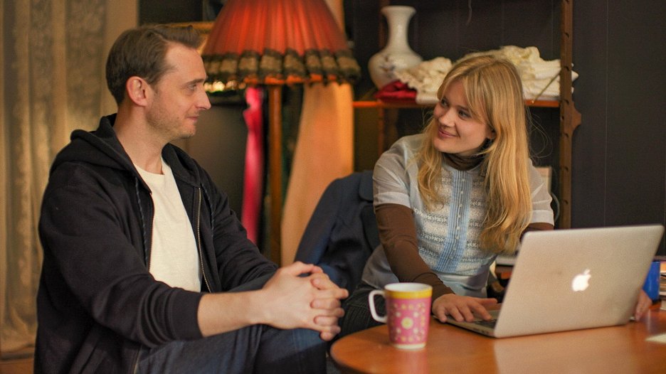 Evy og alltid - Bølgjer og business (E05) (2023) | ČSFD.cz