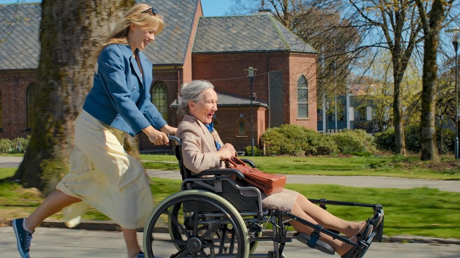 Evy og alltid - Heime igjen (E08) (2023) | ČSFD.cz