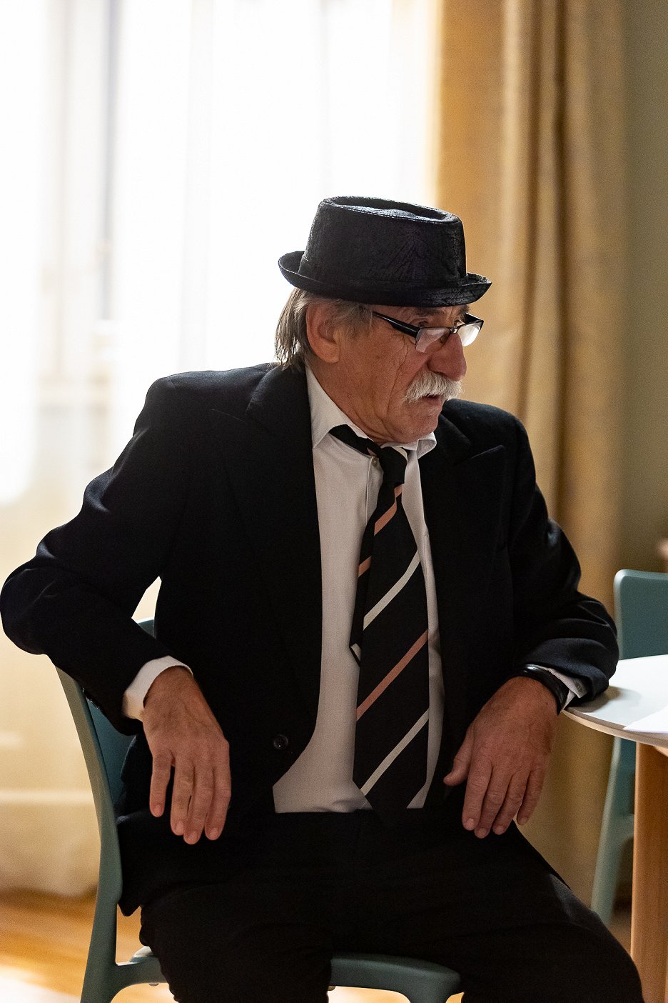 Jedna rodina - Kdo? Kde? S kým? (S01E22) (2023) | ČSFD.cz