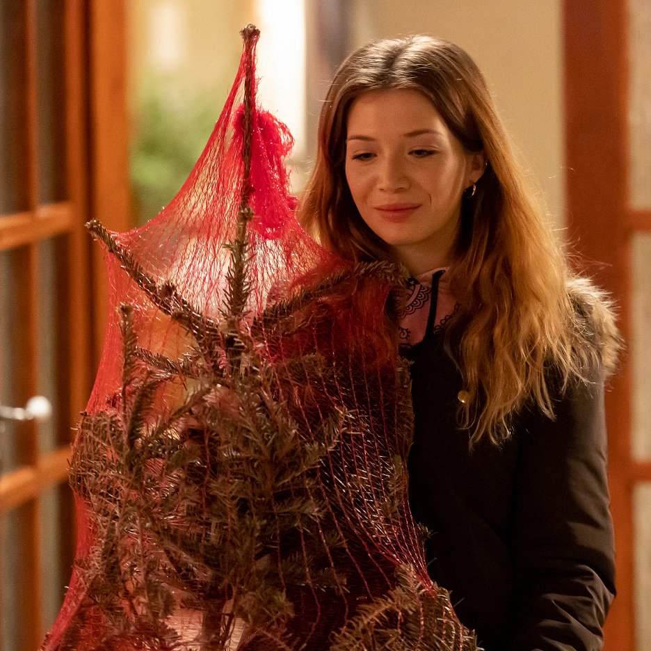 Jedna rodina - Štědrý den (S01E24) (2023) | ČSFD.cz