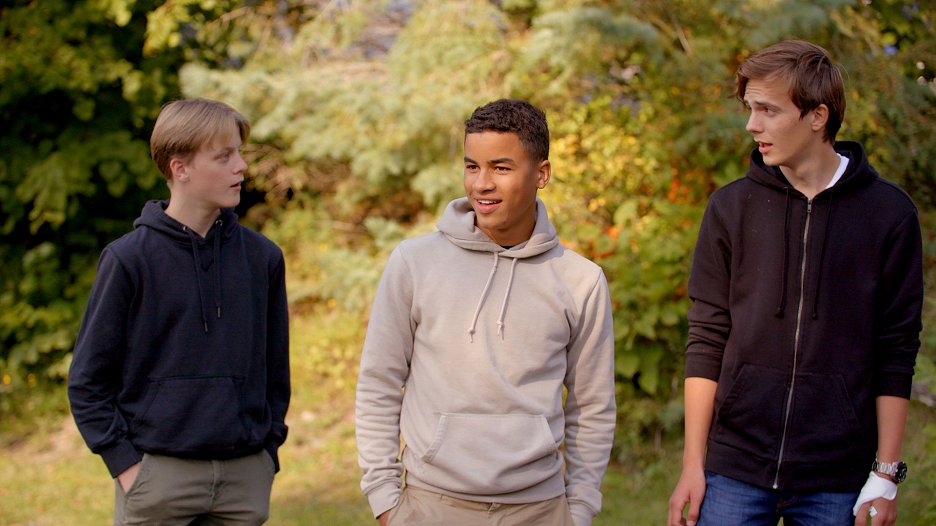 Klassen - Klassen leirskolen: Kysset (S03E70) (2021) | ČSFD.cz