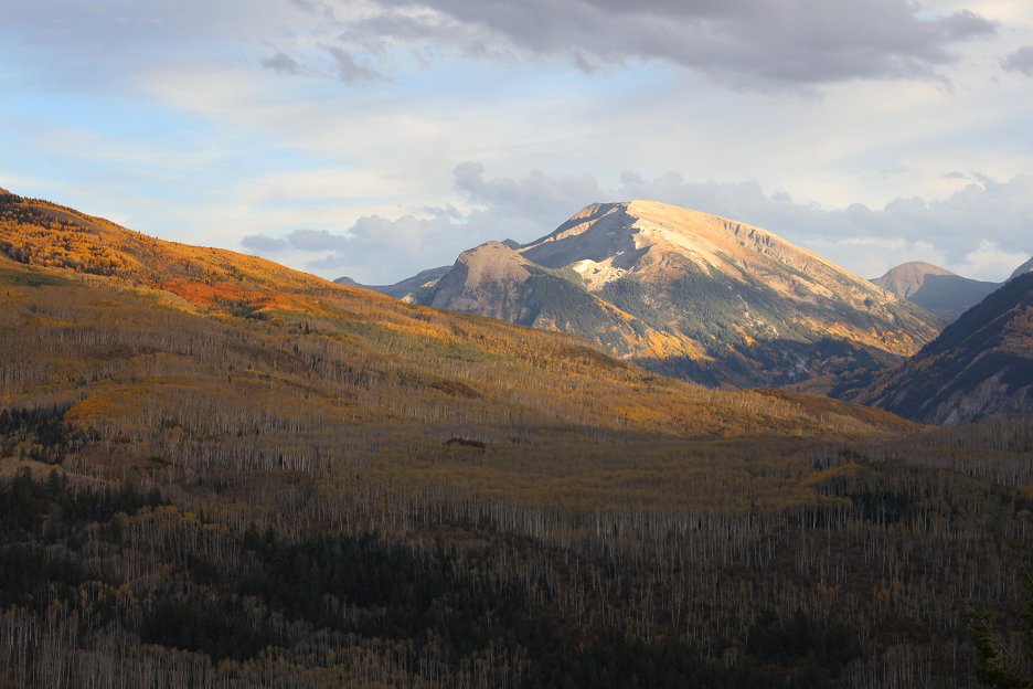 Fenomén 411 (2016) | ČSFD.cz