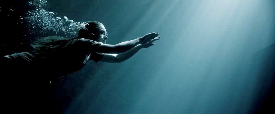 The Unfamiliar (2020) | ČSFD.cz