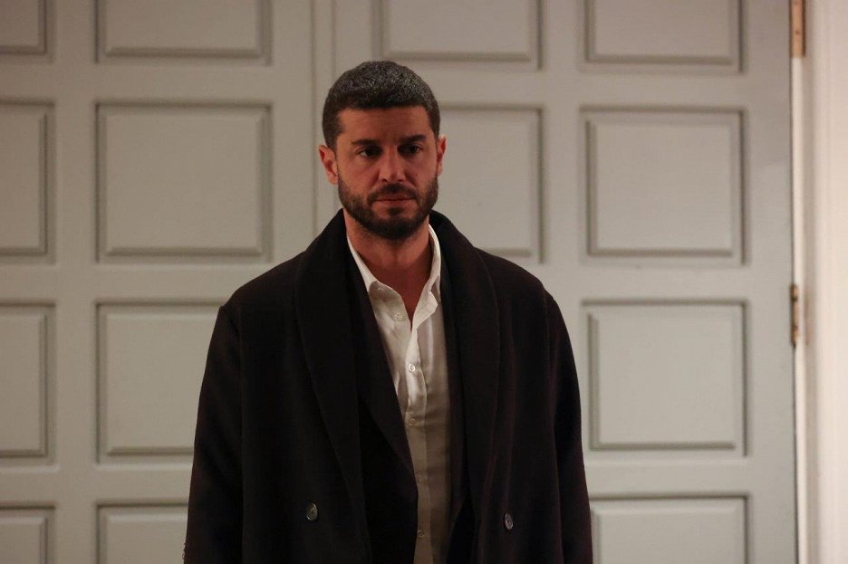 Bir Küçük Gün Işığı - Mutlaka Yine Doğar Güneş (E36) (2023) | ČSFD.cz