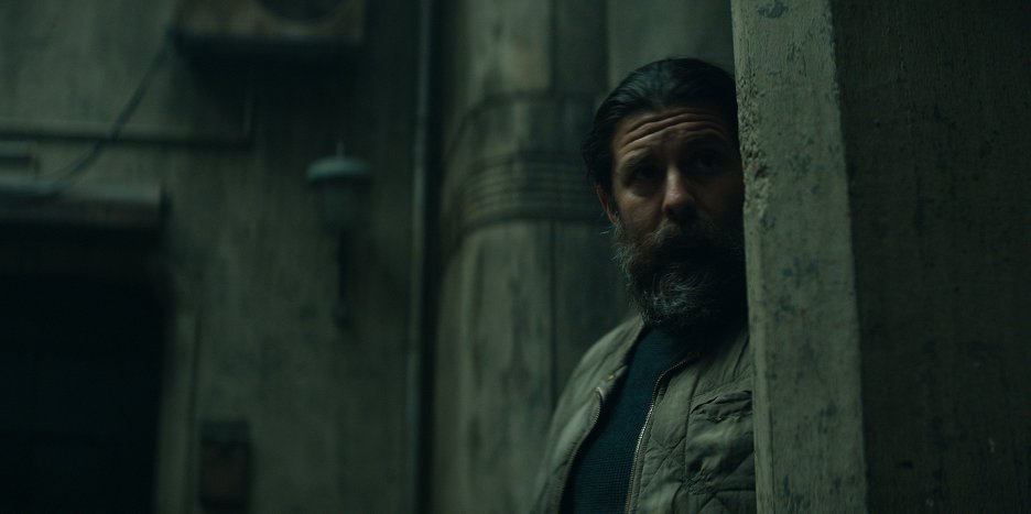 Silo - Venku (S01E10) (2023) | ČSFD.cz