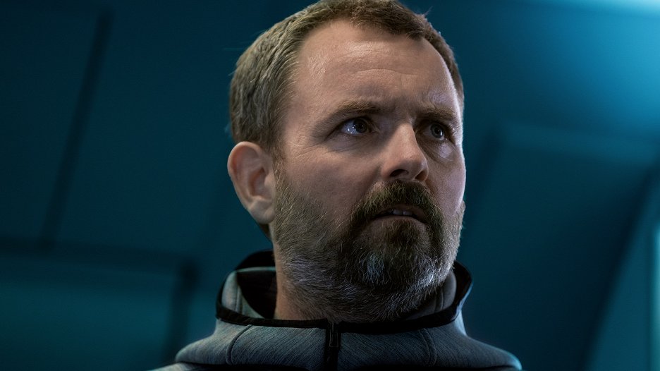 Únos letadla - Méně než hodina (S01E05) (2023) | ČSFD.cz