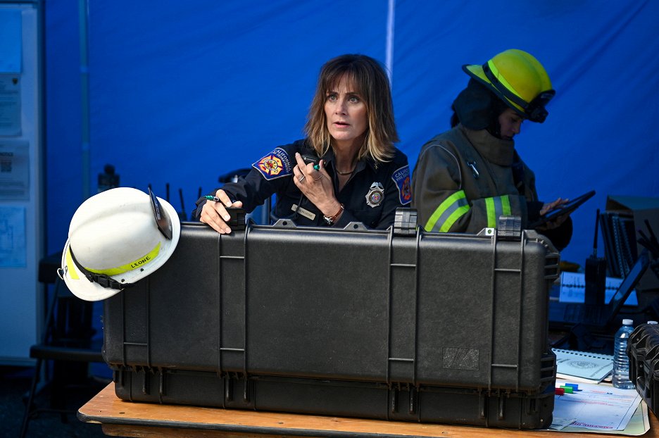 Fire Country - Work, Don't Worry (S01E04) (2022) | ČSFD.cz